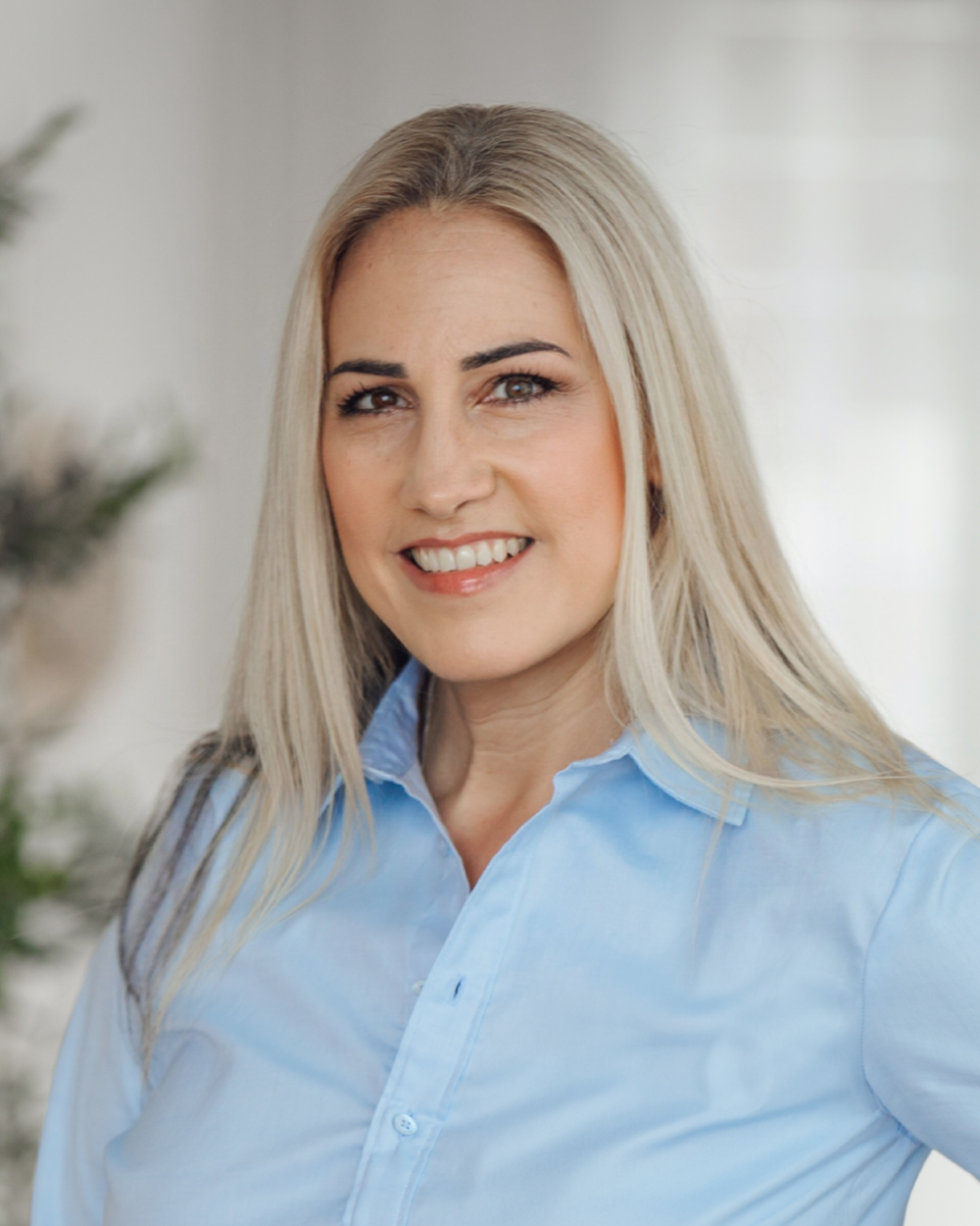 Lisa Psaras | Sales Specialist | L.R.E.A | Independent Contractor ...