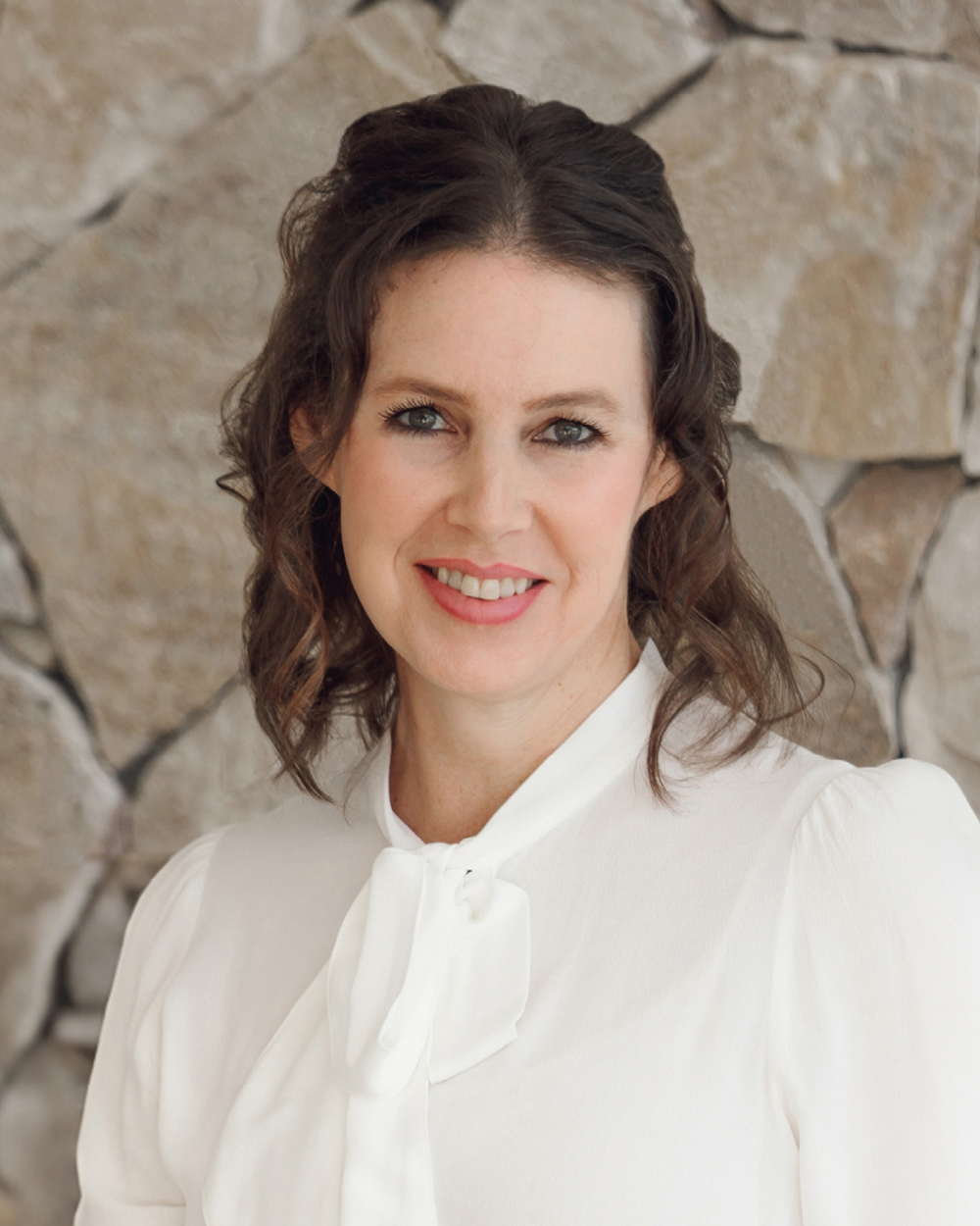 Danielle Pearson - Real Estate Support in Robina | Harcourts Property ...